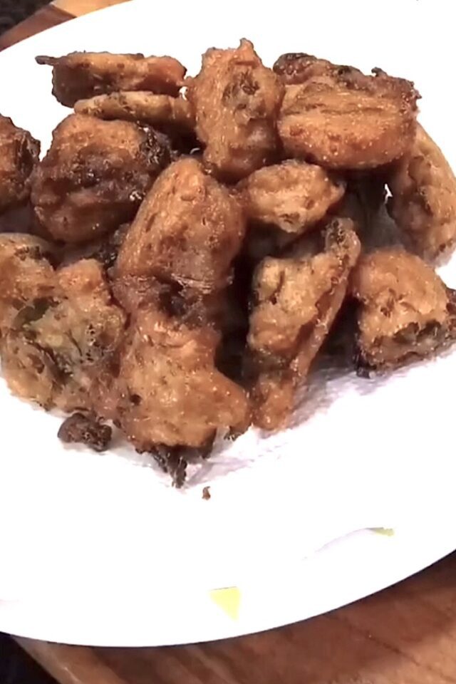 Crispy Sooji Bonda Recipe | Quick Rava Bonda Recipe